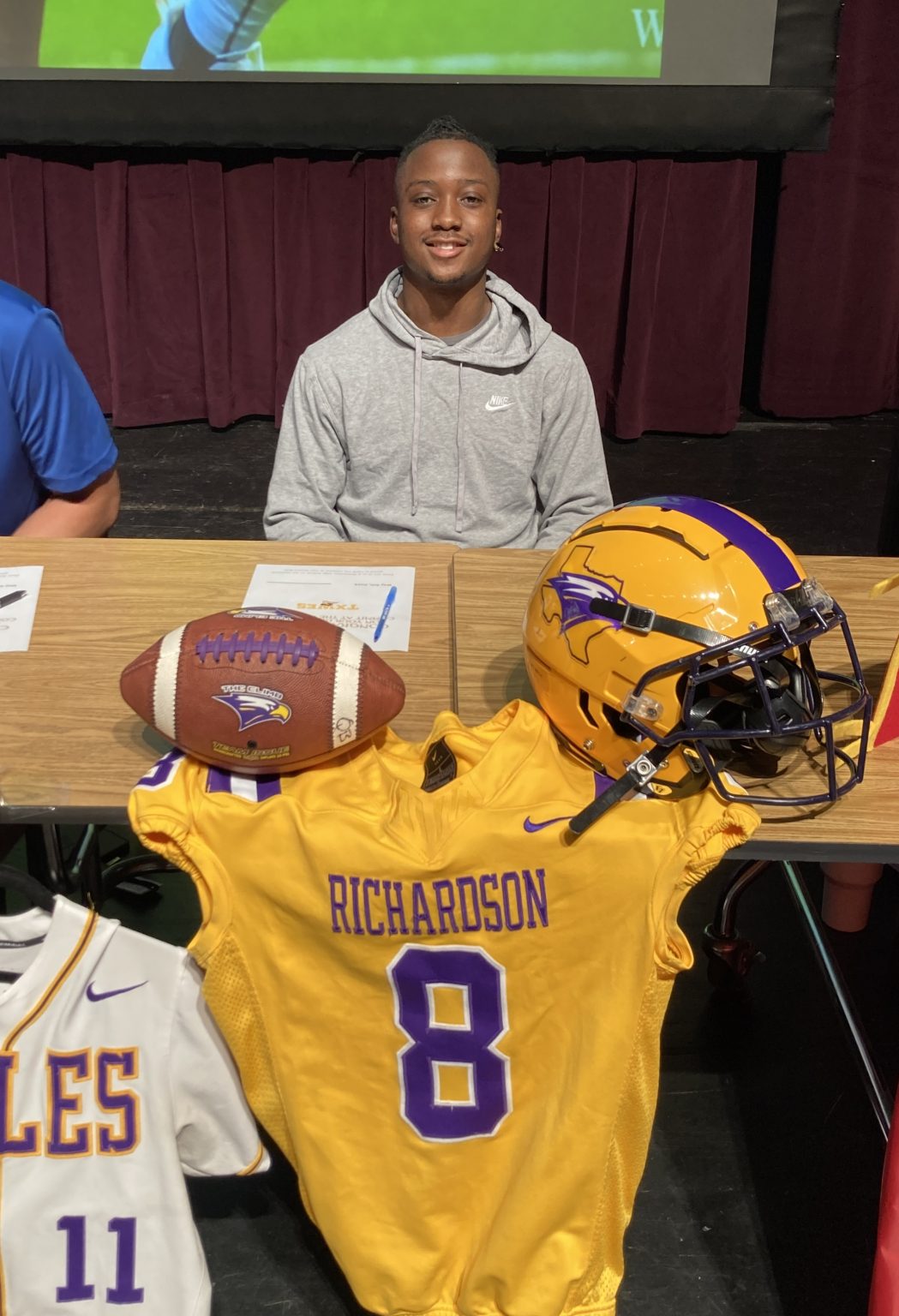 Seniors Sign Athletic Letters of Intent - Richardson ISD