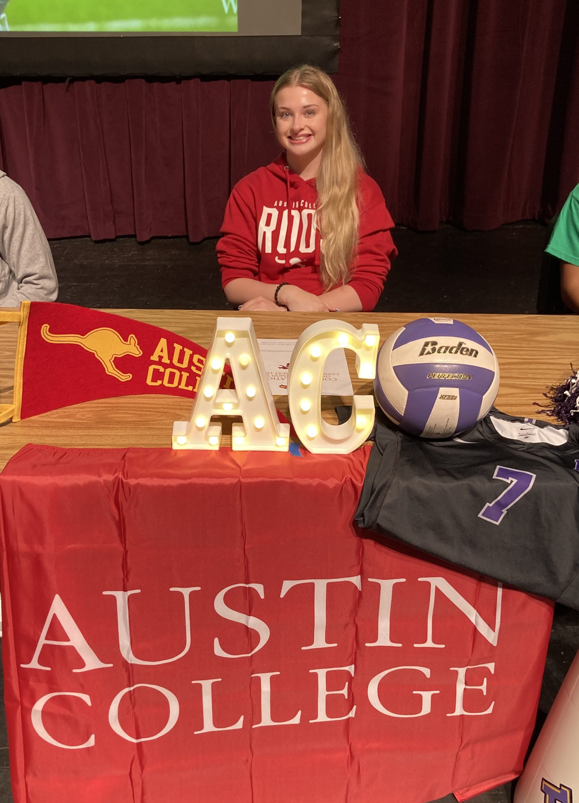 Seniors Sign Athletic Letters of Intent - Richardson ISD